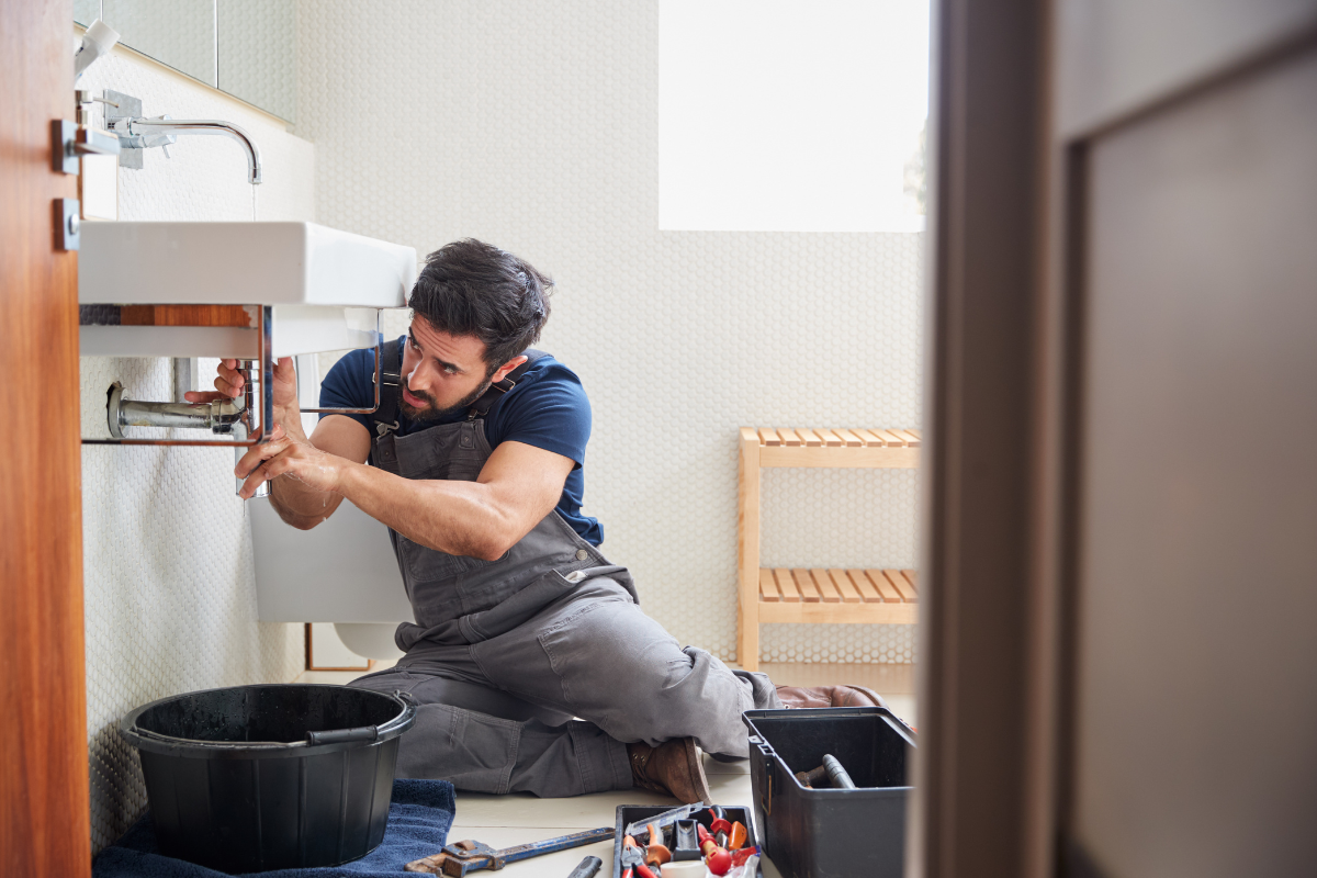 DIY vs. Professional Plumbing: Making the Right Choice