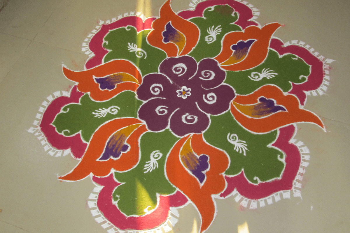6 Simple Rangoli DIY Designs and Tips to make your Diwali Memorable!