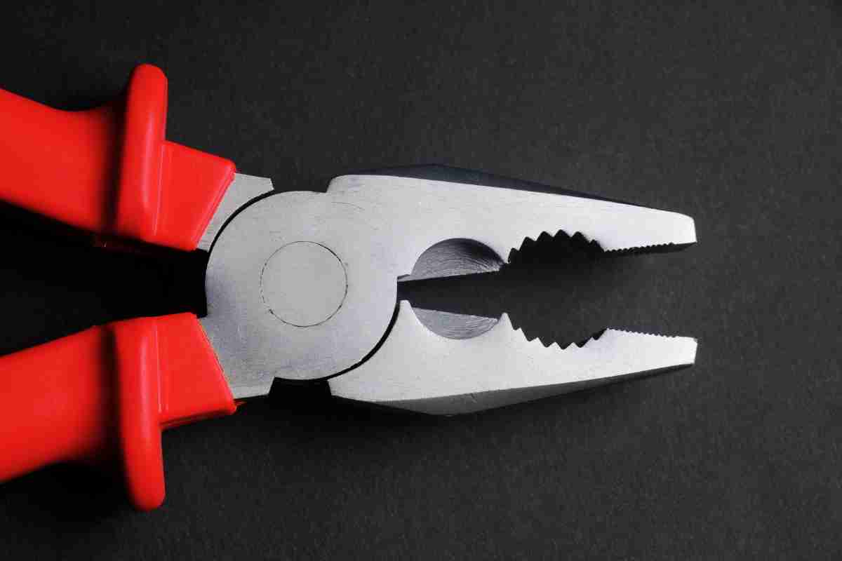 7 Basic Tools Every Homeowner Should Own